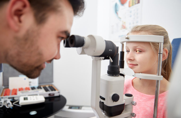 Educating and Preparing your Kids for an Eye Exam - Modern Mama