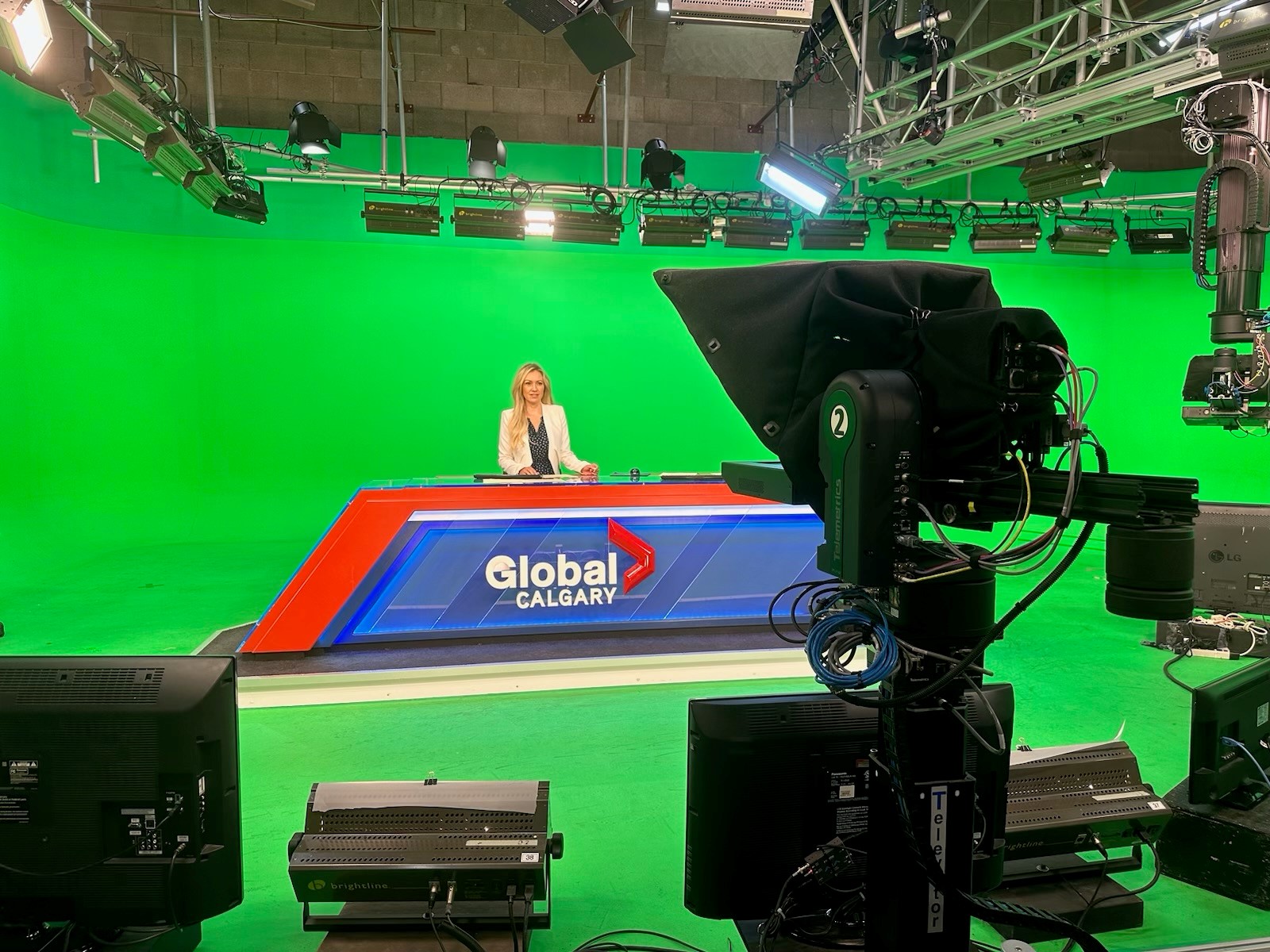 How Does She Do It?…. With Dallas Flexhaug - Modern Mama