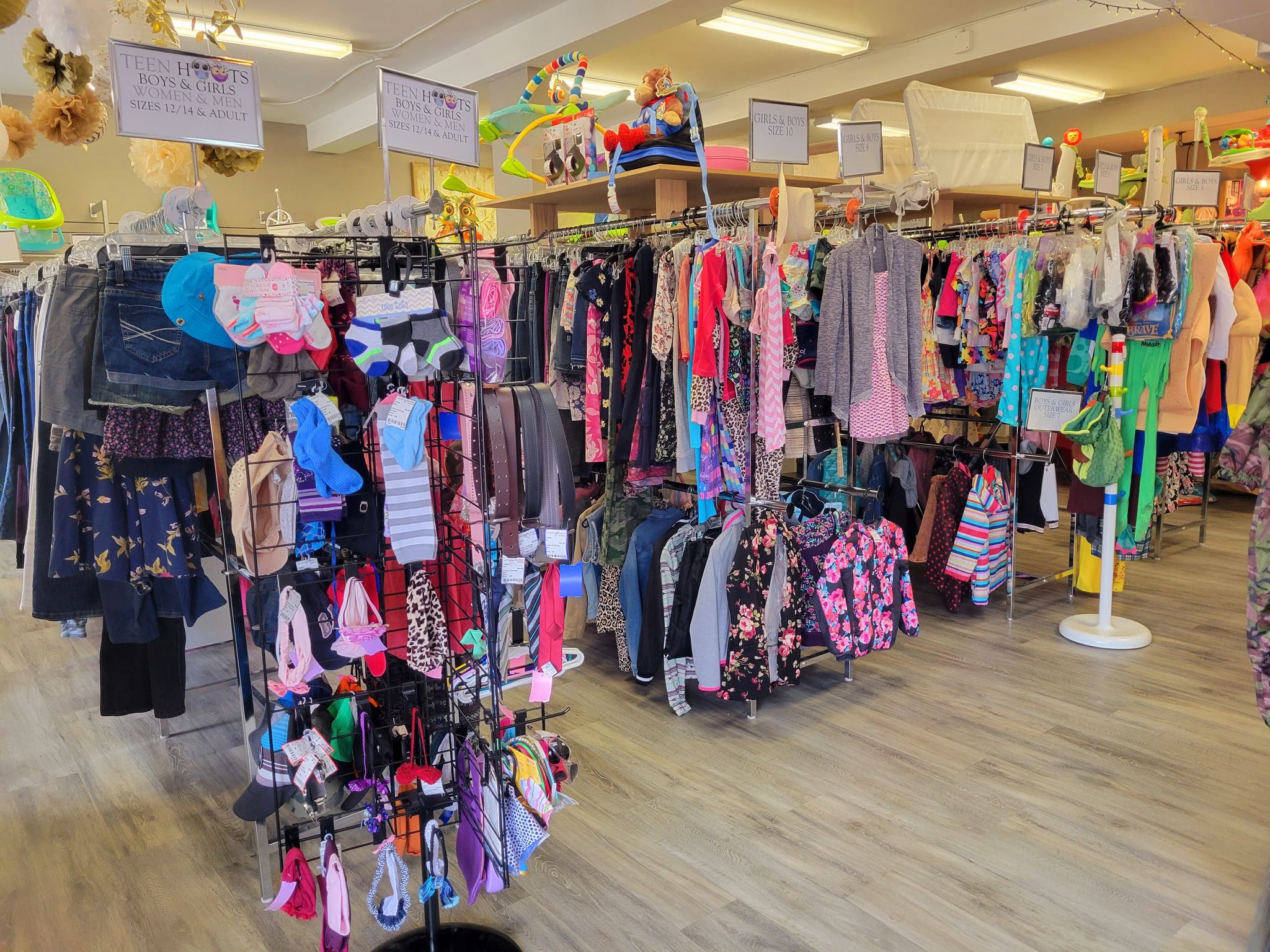 Small Business Sunday - Lil Hoots Consignment Boutique - Modern Mama