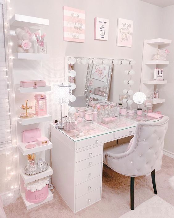 30 Stunning DIY Bedroom Vanity Ideas - Modern Mama